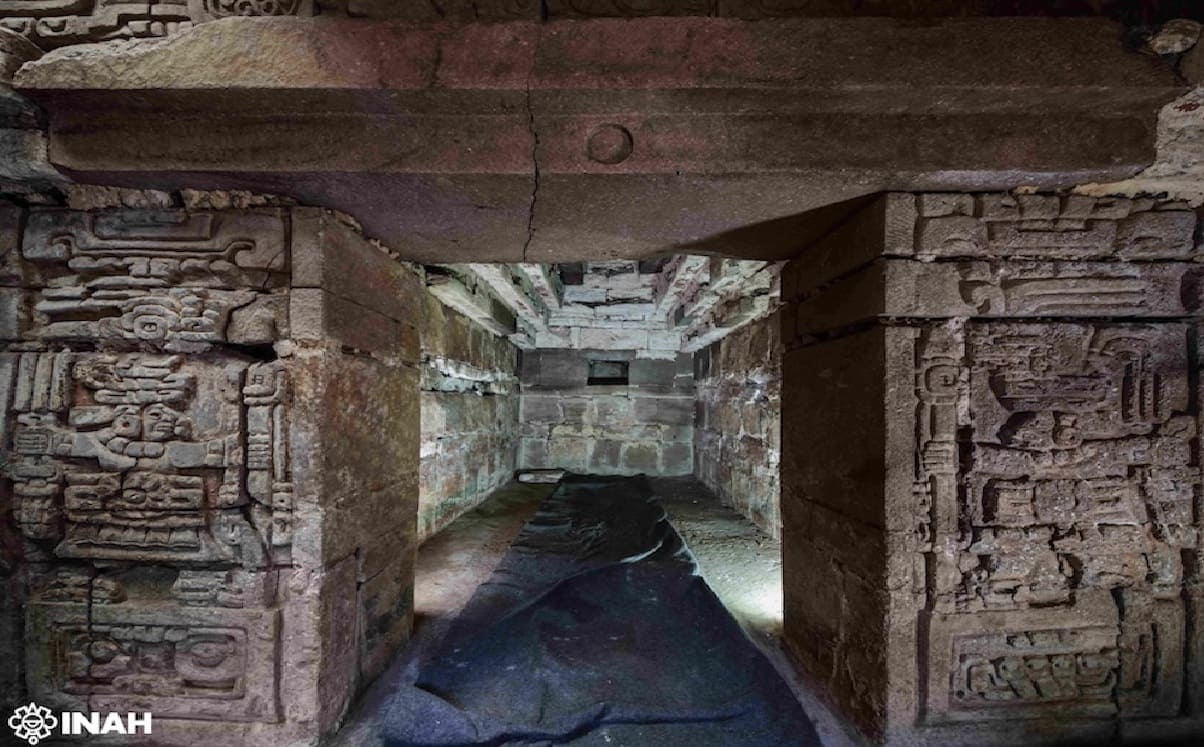 Government of Mexico announces discovery of new Zapotec tomb - Riviera ...