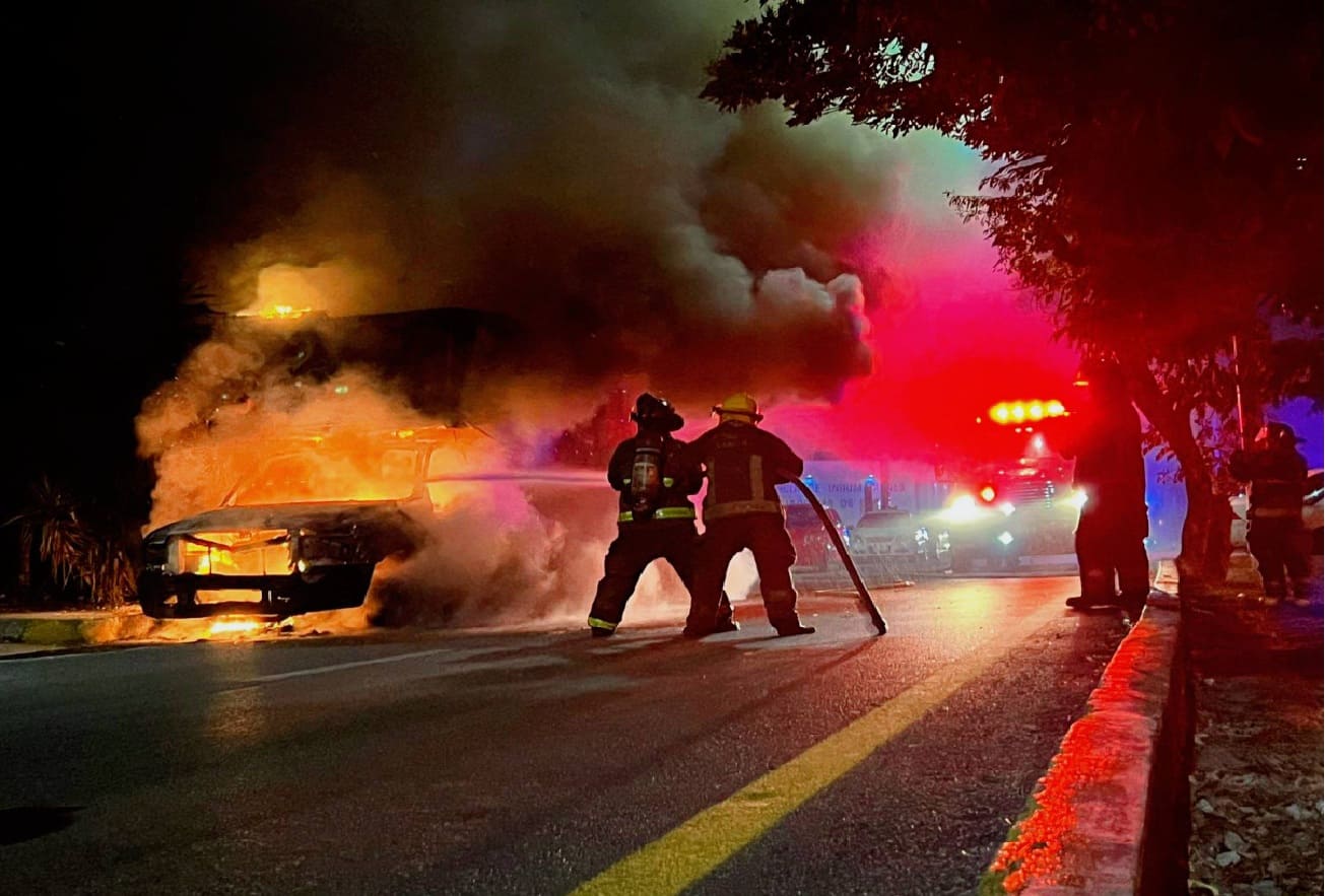 Police arrest suspect for intentionally setting Cancun cars on fire ...