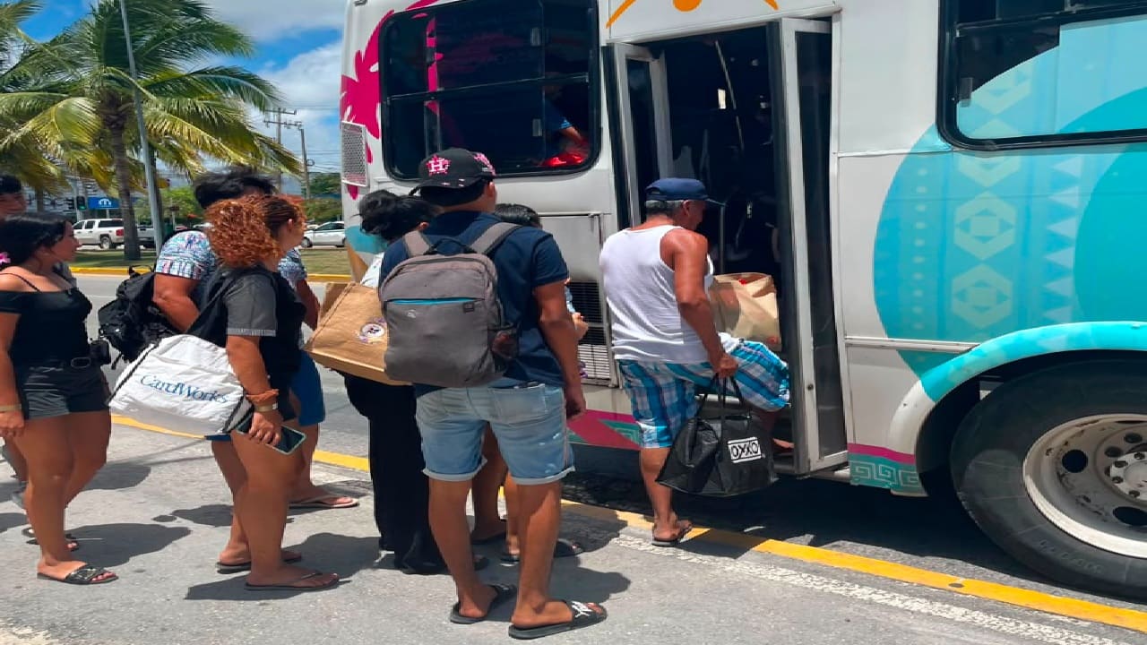 In first six months over 28,000 people transported to Cancun beaches on ...
